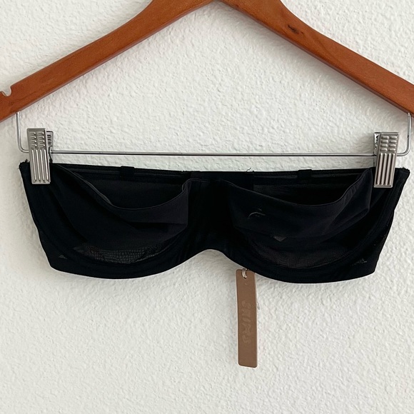 SKIMS | Intimates & Sleepwear | Nwt Skims Ultra Fine Mesh Strapless Bra ...